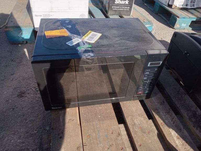 Magic Chef Microwave Model HMM770B2 - Sierra Auction Management Inc