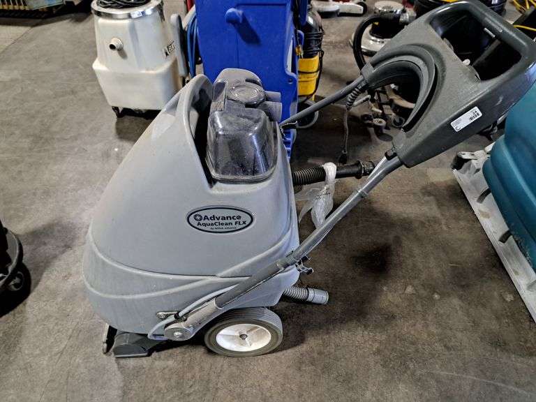 Advance AquaClean Extractor - Sierra Auction Management Inc