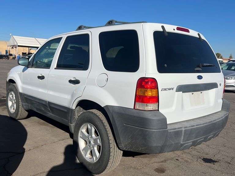 2006 Ford Escape XLT - Sierra Auction Management Inc