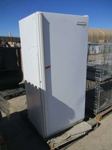 (P) Imperial Heavy Duty Refrigerator - Sierra Auction Management Inc