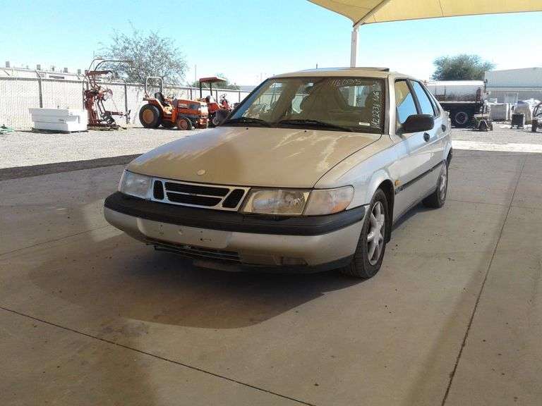 1996 Saab 900 1996 Saab 900 - Sierra Auction Management Inc