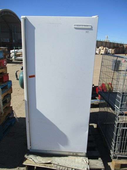 (P) Imperial Heavy Duty Refrigerator - Sierra Auction Management Inc