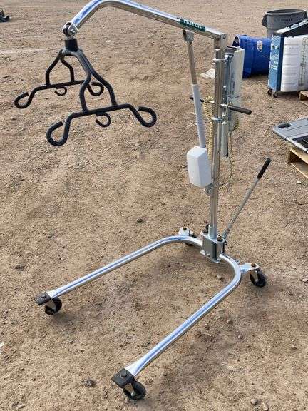 Hoyer single person medical hoist - Sierra Auction Management Inc