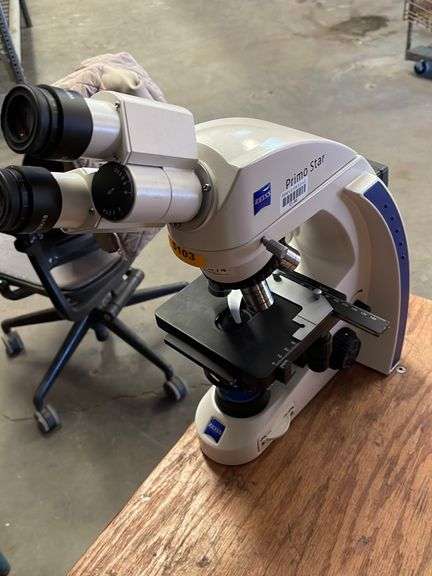ZEISS Primo Star Microscope - Sierra Auction Management Inc