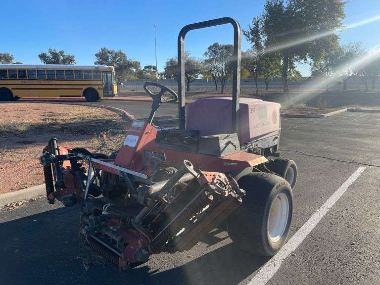 0000 Toro Reelmaster 6500-D Mower - Sierra Auction Management Inc