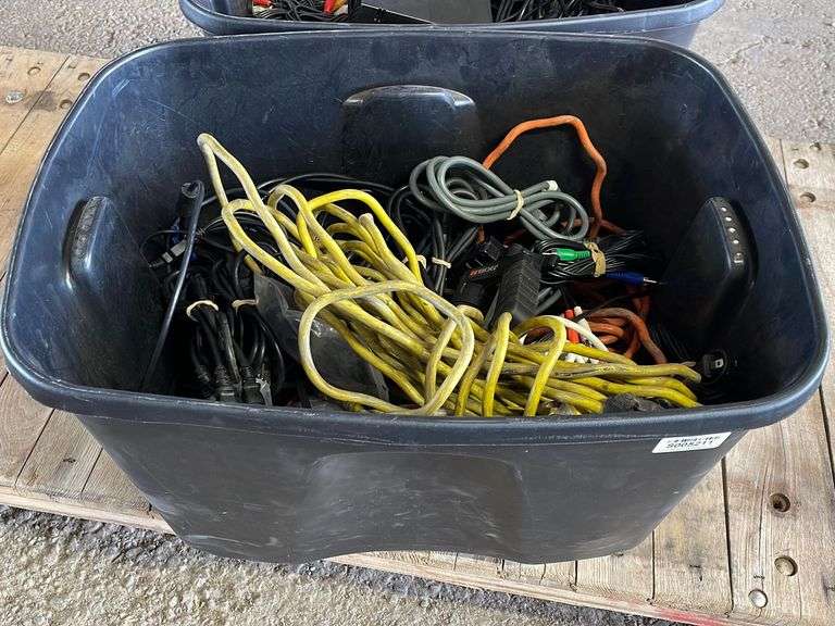 Box With Unsorted Miscellaneous Cables - Sierra Auction Management Inc
