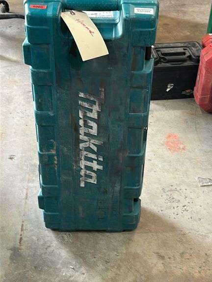 Makita HM1307CB 35 lb. Demolition Hammer - Sierra Auction Management Inc