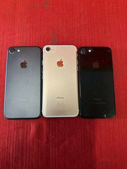 3pc iPhone Model A1660 (No Power Cords) - Sierra Auction Management Inc