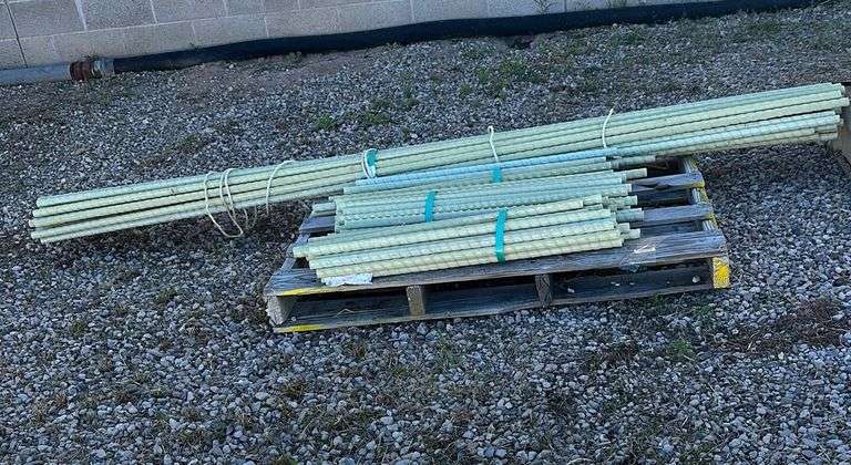 Pallet of Fiberglass Rebar Pole - Sierra Auction Management Inc