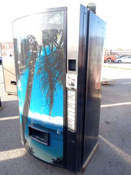 Vendo 480 Vending Machine - Sierra Auction Management Inc