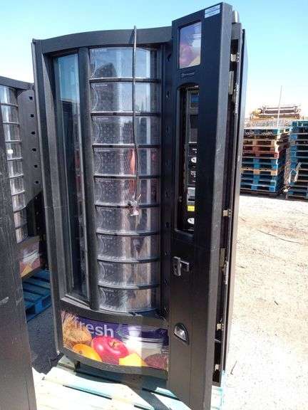 Crane 432D Vending Machine - Sierra Auction Management Inc