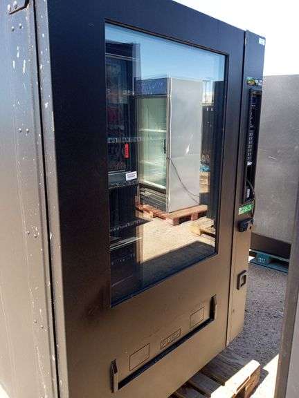 Crane 455 Vending Machine - Sierra Auction Management Inc