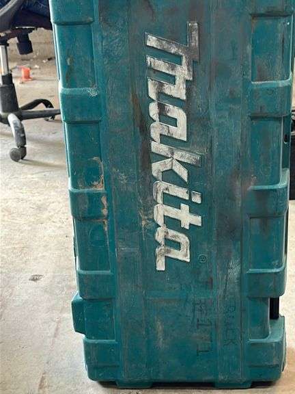 Makita HM1307CB 35 lb. Demolition Hammer - Sierra Auction Management Inc