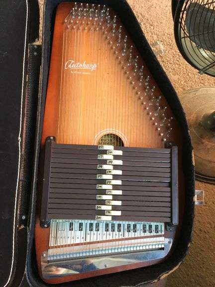 Autoharp Musical instruments Harp - Sierra Auction Management Inc
