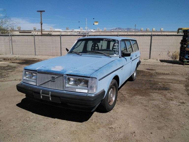 1985 Volvo 240 - Sierra Auction Management Inc