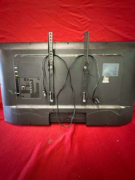 Samsung TV Model UN40J5200AF With Remote - Sierra Auction Management Inc