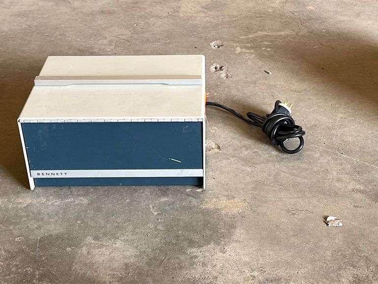 Bennett Pressure Breathing Therapy Unit Model AP-4 - Sierra Auction ...