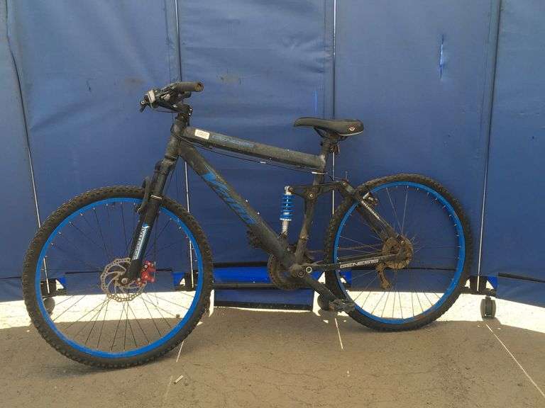 Black and Blue Genesis V2100 Mountain Bike - Sierra Auction Management Inc