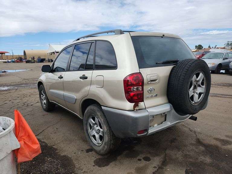 2005 Toyota RAV4 Base / L - Sierra Auction Management Inc