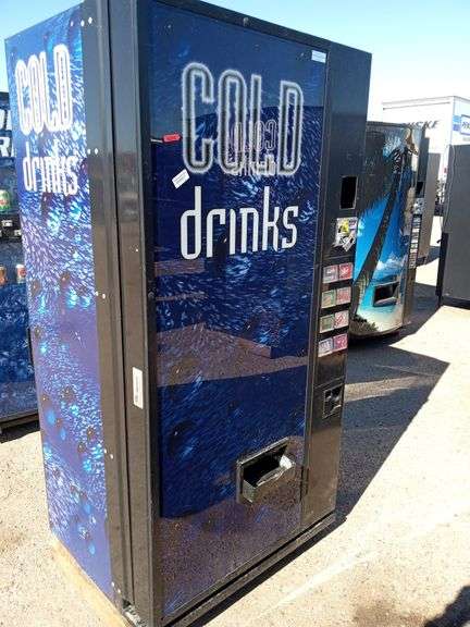 Dixie-Narco DNCB 501T/SII-8 Vending Machine - Sierra Auction Management Inc