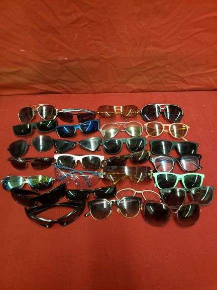 Box of Assorted Sunglasses - Sierra Auction Management Inc