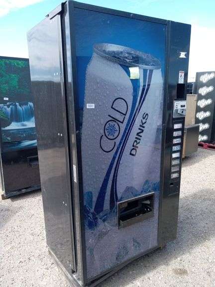 Dixie-Narco DNCB 368/216-8 Vending Machine - Sierra Auction Management Inc