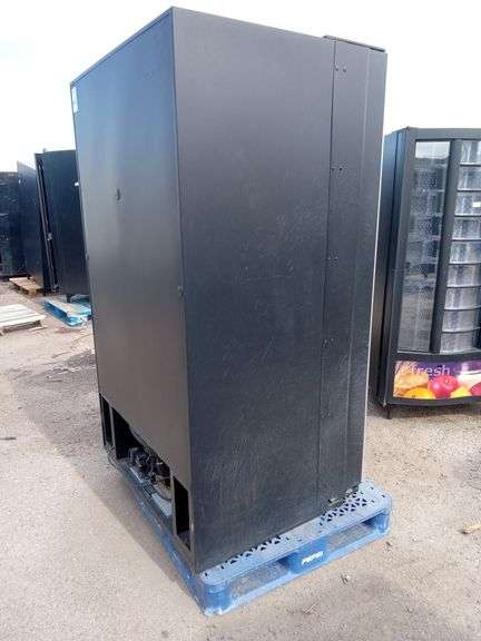 USI 3151 Vending Machine - Sierra Auction Management Inc