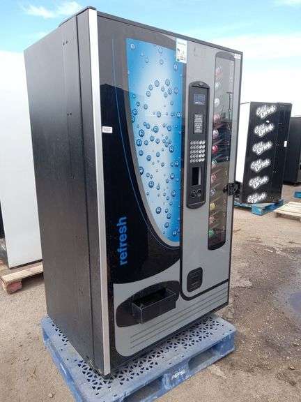 USI 3151 Vending Machine - Sierra Auction Management Inc