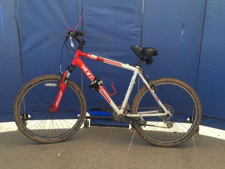 Red and White Trek Series 3 Mountain Bike - Sierra Auction Management Inc