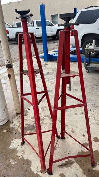 (2 Qty) Tripod Supplementary Stands - Sierra Auction Management Inc