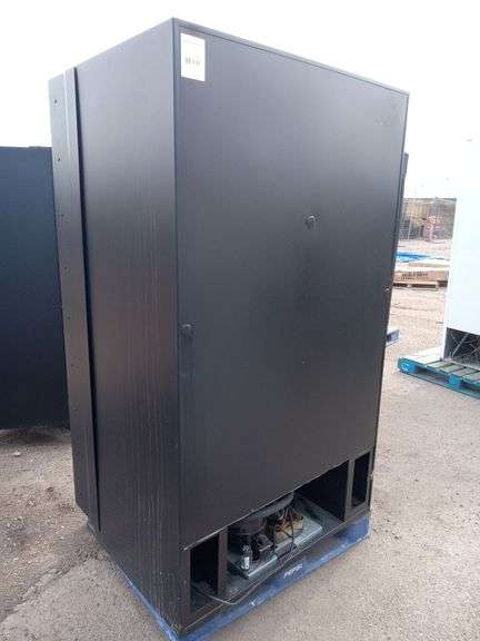 USI 3151 Vending Machine - Sierra Auction Management Inc