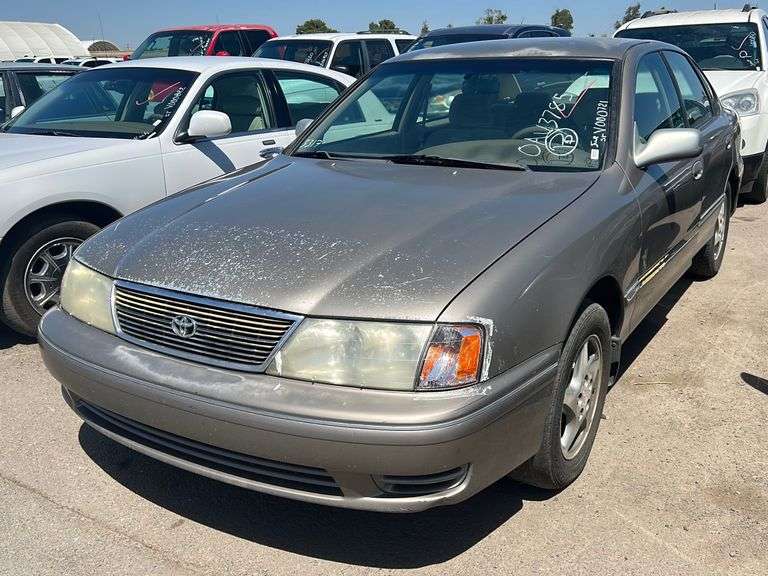 1998 Toyota Avalon XL / XLS - Sierra Auction Management Inc
