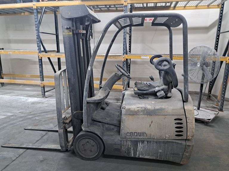 Crown SC 4000 SideShifter Electric Forklift - Sierra Auction Management Inc