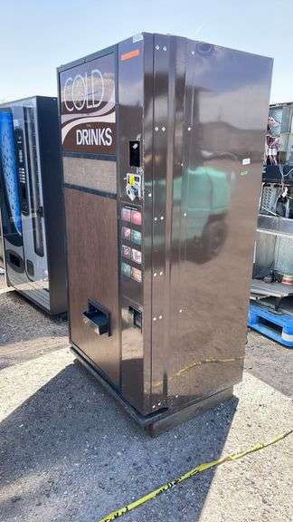 Dixie-Narco DNCB 501T/SII-8 Vending Machine - Sierra Auction Management Inc