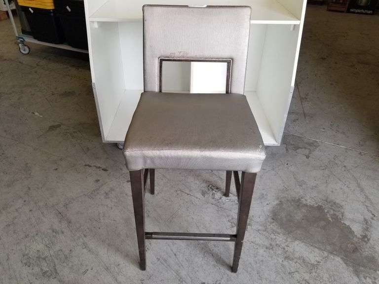 Bar Stool 29.5" H - Sierra Auction Management Inc