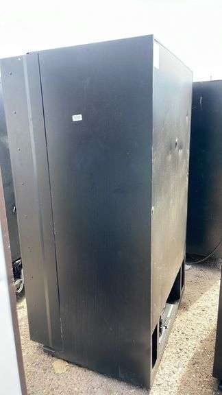 USI 3151 Vending Machine - Sierra Auction Management Inc