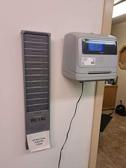 Pyramid 4000 Pro Digital Time Clock System - Sierra Auction Management Inc