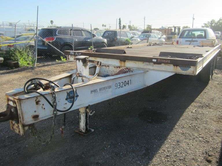 1989 Fleming TD822-A14 Flatbed Trailer - Sierra Auction Management Inc