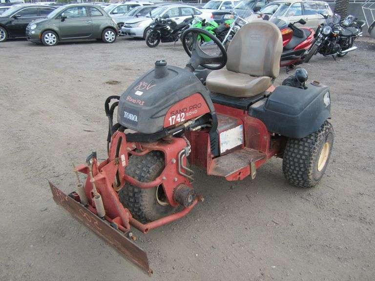 2007 Toro Sand Pro Bunker Rake - Sierra Auction Management Inc