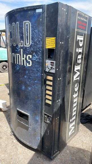 Dixie-Narco DNCB Vending Machine - Sierra Auction Management Inc