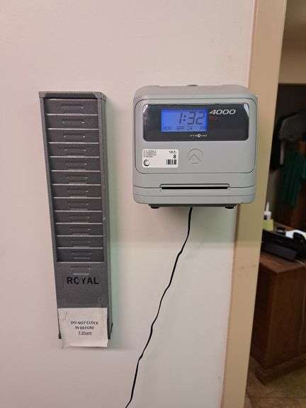 Pyramid 4000 Pro Digital Time Clock System - Sierra Auction Management Inc
