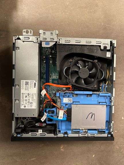 (4 Qty) Dell Optiplex 3040 Towers - Sierra Auction Management Inc