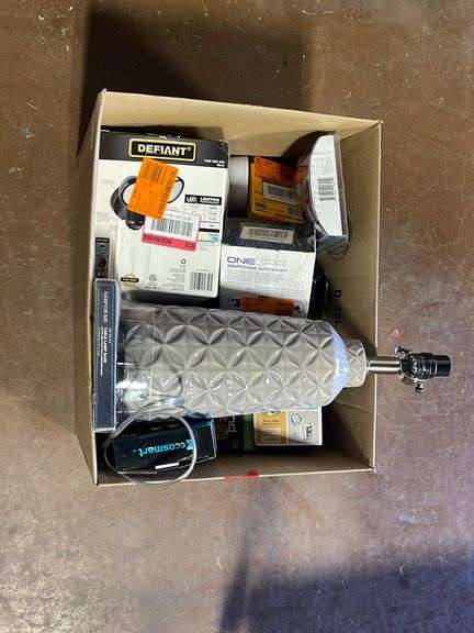 Box With Assorted LED Lighting - Sierra Auction Management Inc