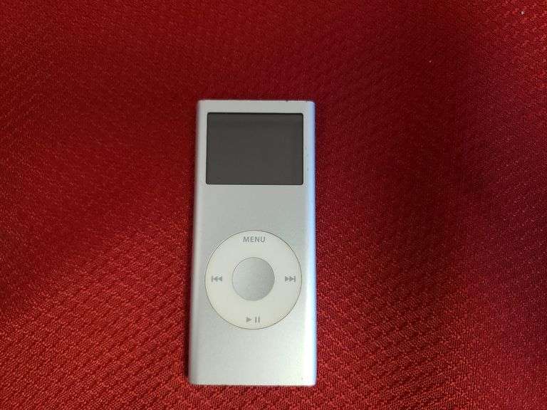 1 Qty Apple Ipod Nano 4GB , Model #A199 , Serial #YM646A7MV8T , Silver ...