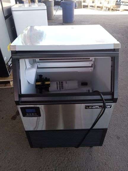Uniflow Automatic Ice Maker - Sierra Auction Management Inc