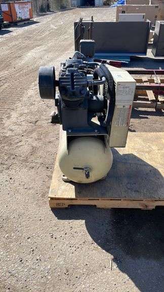 Ingersoll Rand Model 2475 30 Gal Gas Air Compressor - Sierra Auction ...