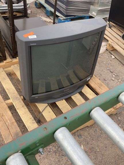 Sony Trinitron Television - Sierra Auction Management Inc