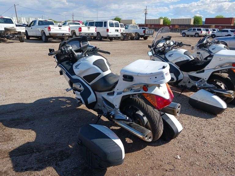 2013 Honda ST1300A ABS - Sierra Auction Management Inc