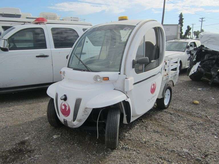 2003 GEM 825 Utility Cart - Sierra Auction Management Inc