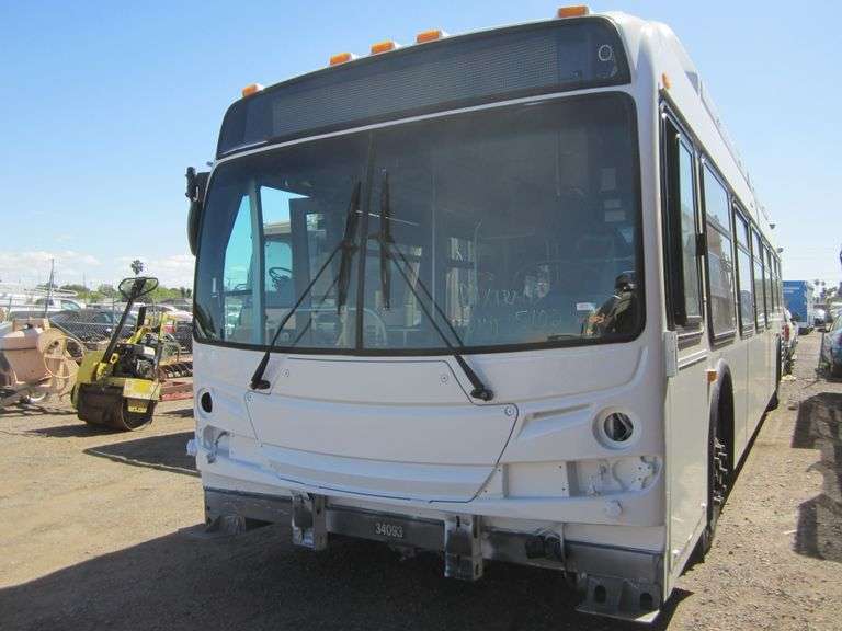 2013 New Flyer C40LFR Transit Bus - Sierra Auction Management Inc